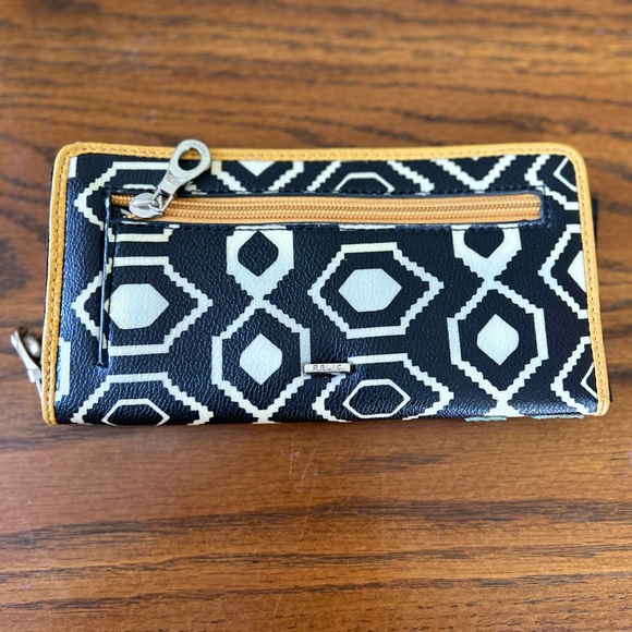 Fossil | Bags | Fossilrelic Geometric Black And Cream Wallet | Poshmark